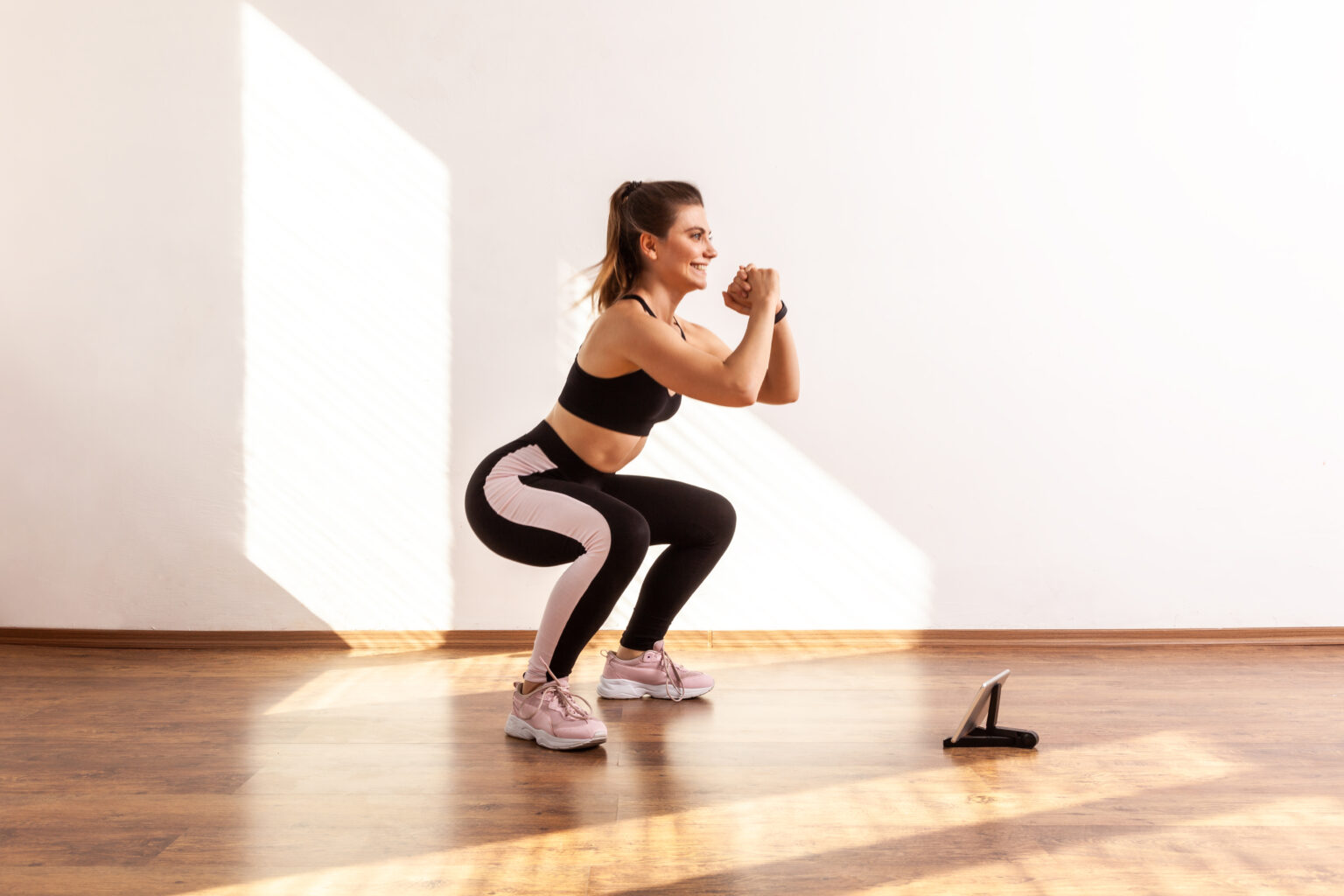 Πώς να κάνετε Squats και Lunges (Προβολές); Η σωστή τεχνική και 15 ...